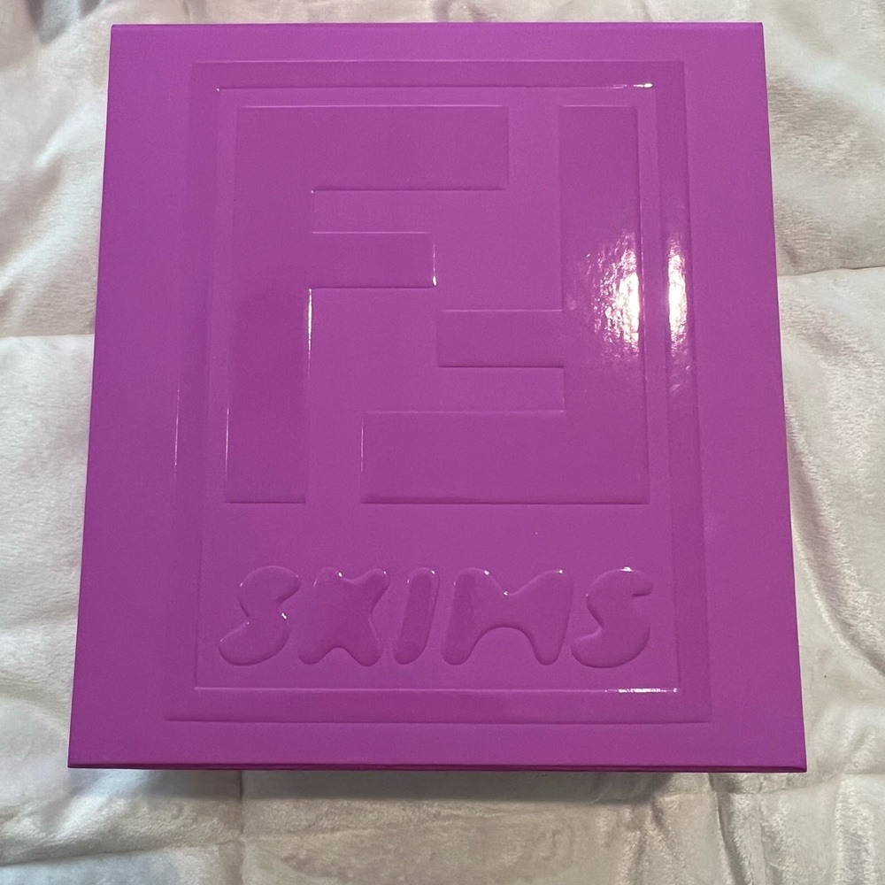 Brand New!!! Fendi Skims Small Pouch! - Gem